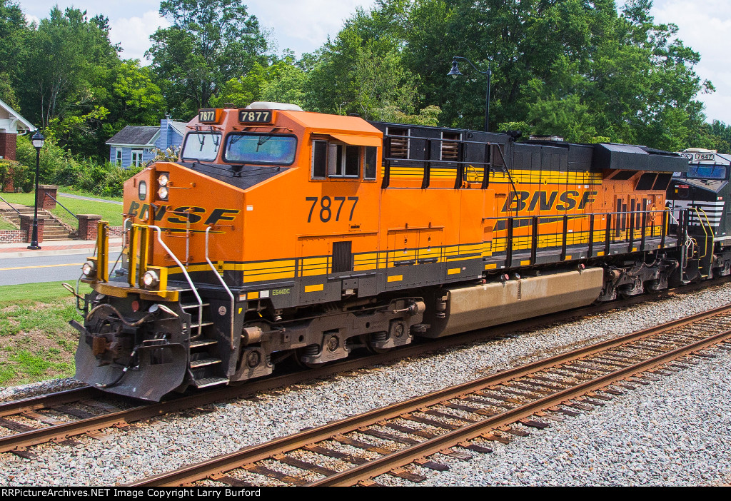 BNSF 7877